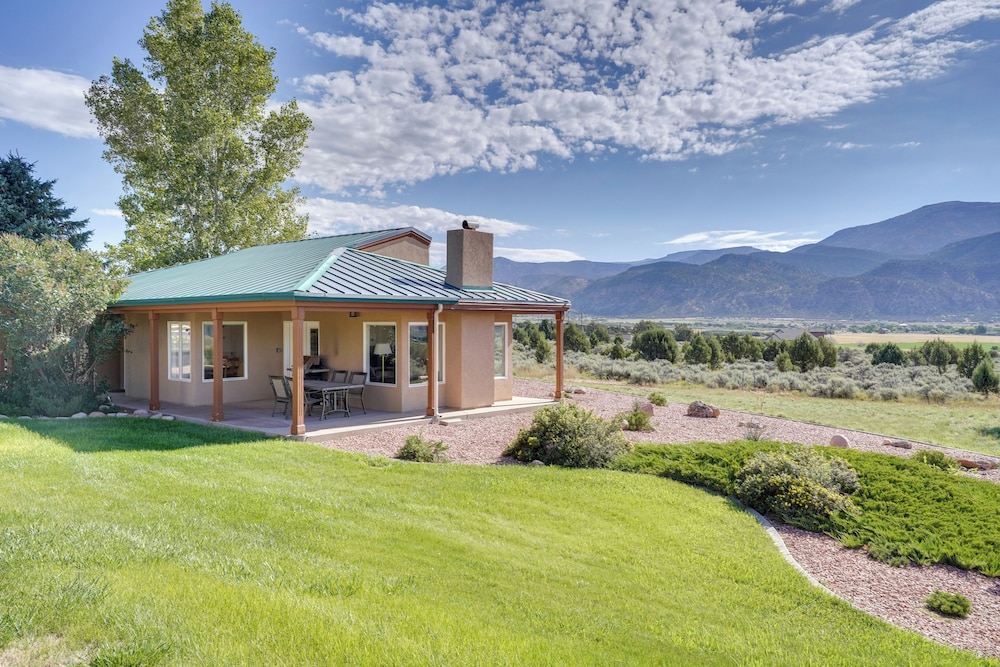 Zion Mountain Guest House W/ Canyon Vistas! - Utah