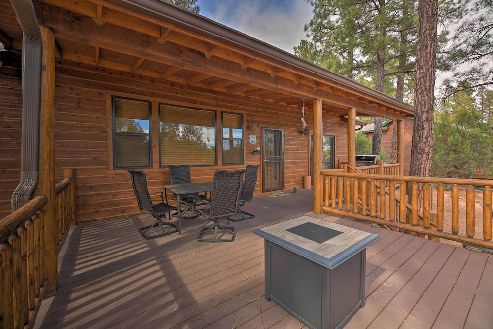< 4 Mi To Fool Hollow Lake: Cabin W/ Tranquil Deck - Show Low, AZ