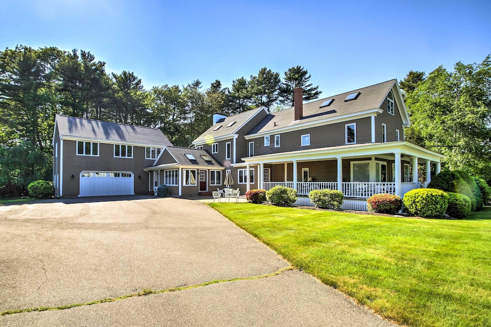 Large Kennebunk Home, Walk To Beach < 2 Mi To Town - Kennebunkport, ME