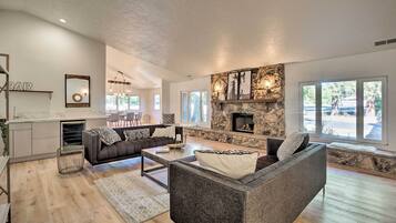 Casa (Multiple Bedrooms) | Interior