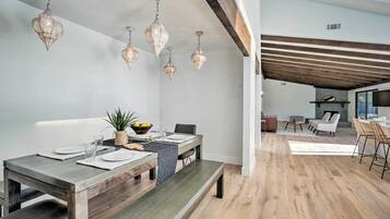 Casa (Multiple Bedrooms) | Interior