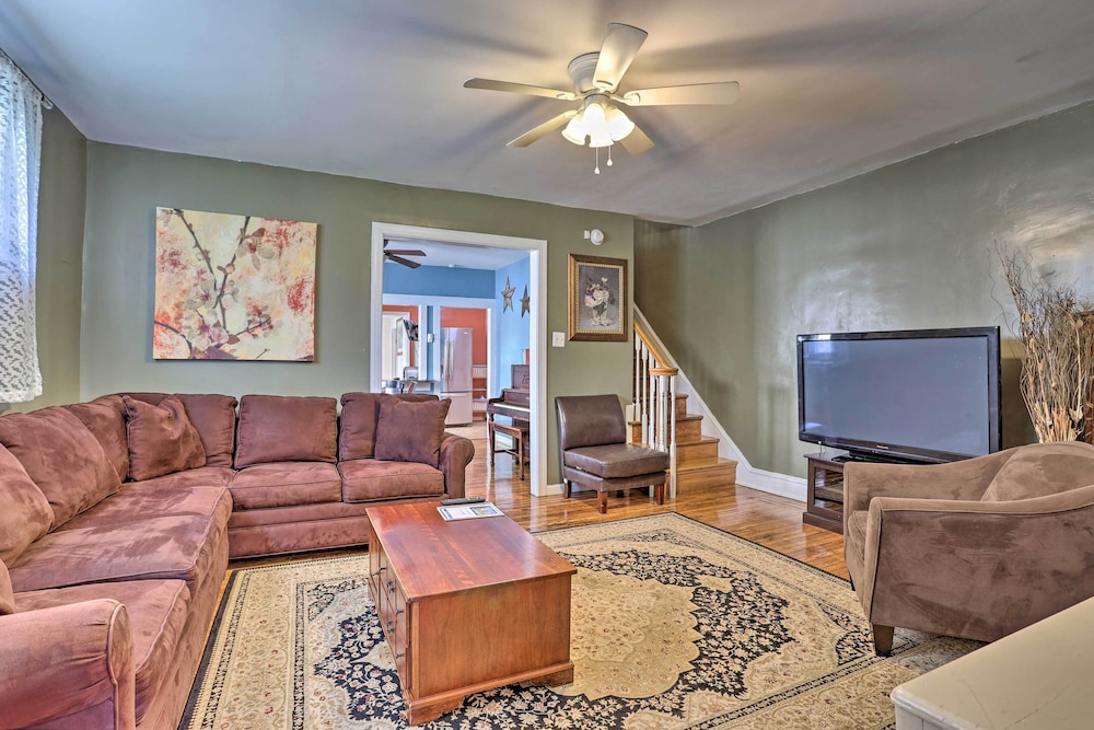 Suburban Home W/ Backyard Patio < 7 Miles To Dtwn! - Villanova, PA