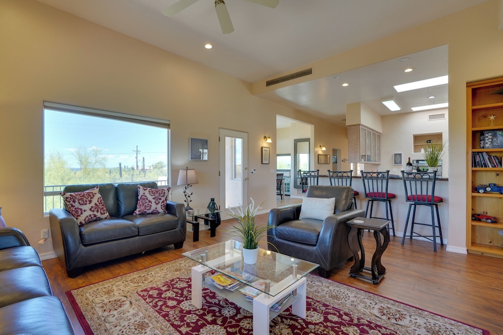 Updated Tucson Home W/ Panoramic Mtn Views & Pool! - Tucson, AZ