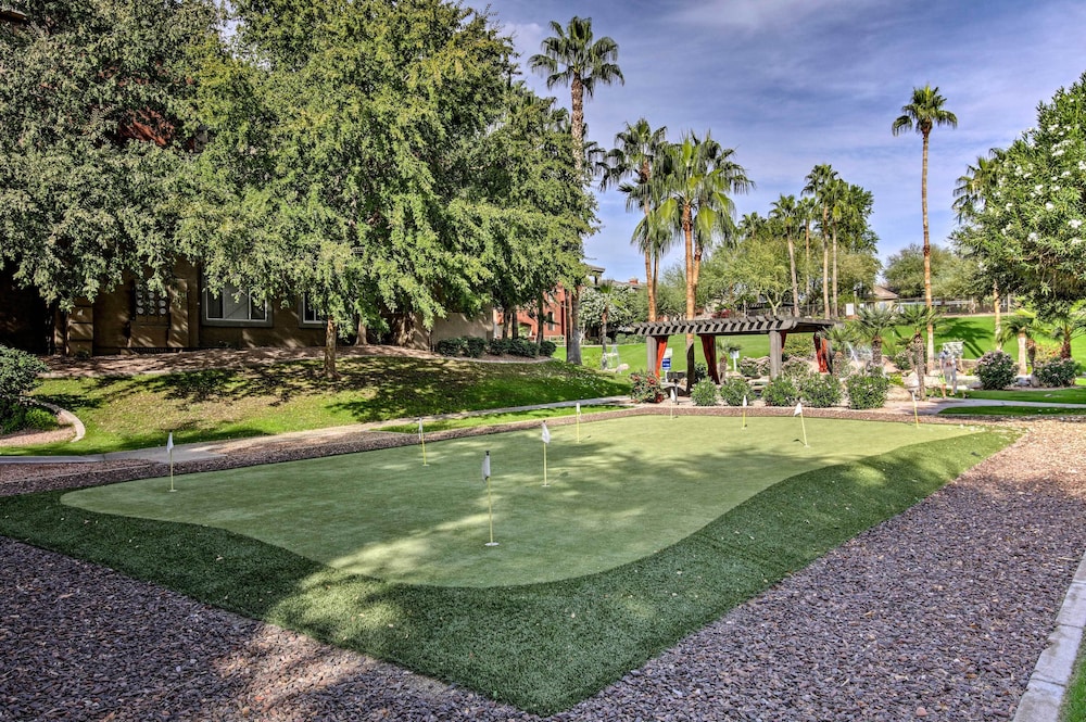 Modern Phoenix Condo W/ Resort Pool & Spa! - Tempe