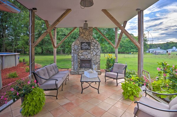 Country-chic Studio W/ Pool + Stable Access! - Lancaster, SC