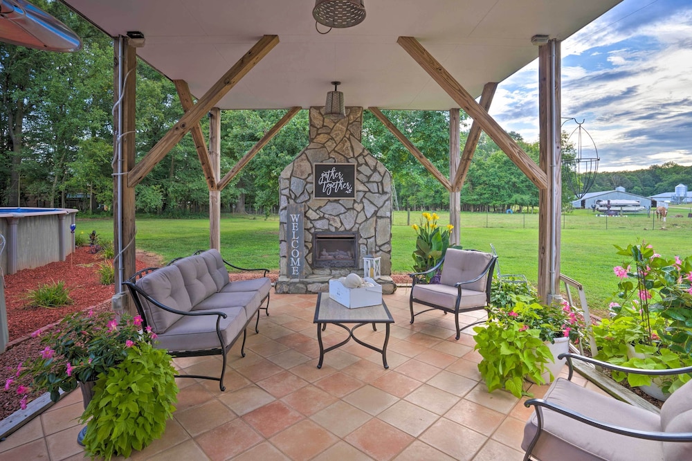 Country-chic Studio W/ Pool + Stable Access! - Lancaster, SC