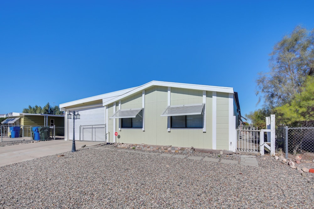 Bullhead City Home W/ Fire Pit - Walk To Co River! - Laughlin, NV
