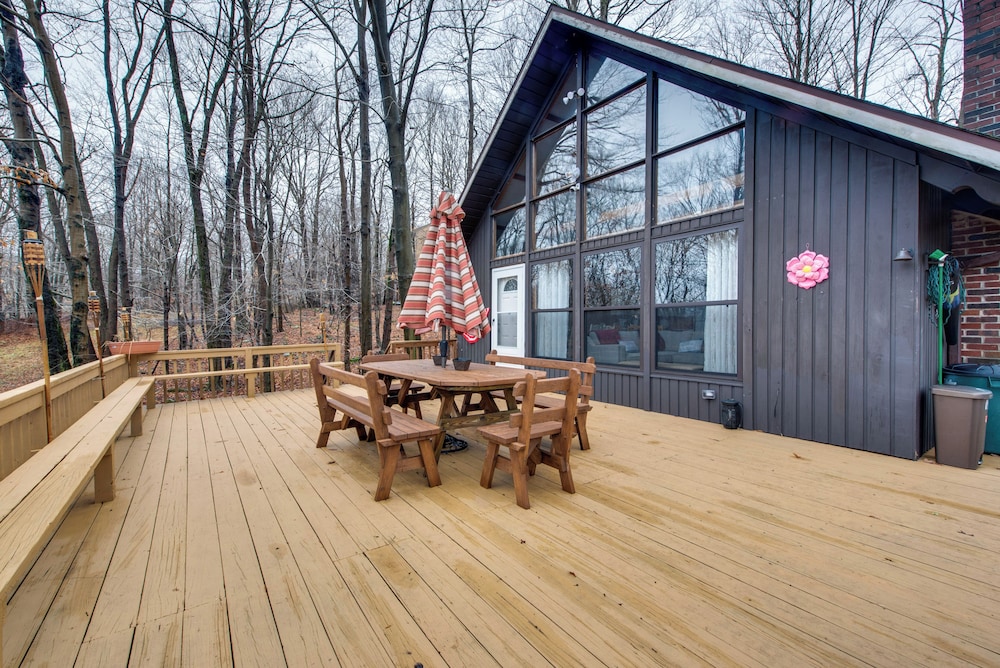 Fire Pit + Community Perks: Gouldsboro Cabin! - Scranton
