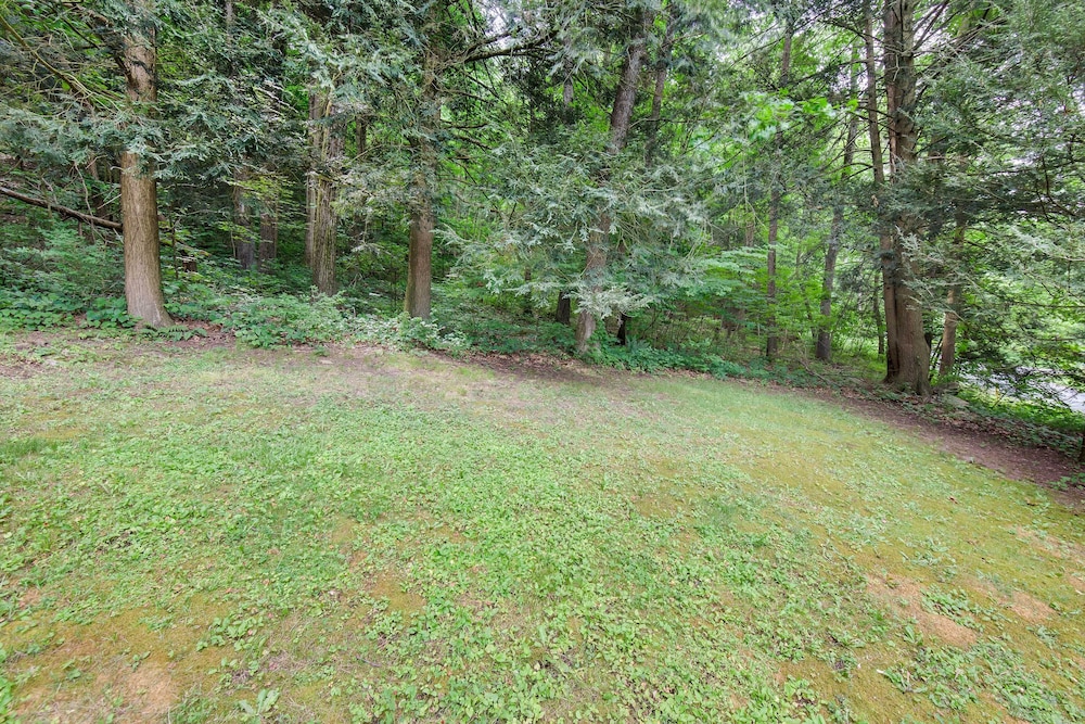 Cottage W/ Hot Tub & Fire Pit By Mahantango Creek - Lake Tobias Wildlife Park, Halifax