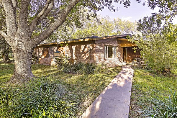 Mid-century Hideaway: Spacious Brownsville Home! - La Paloma, TX