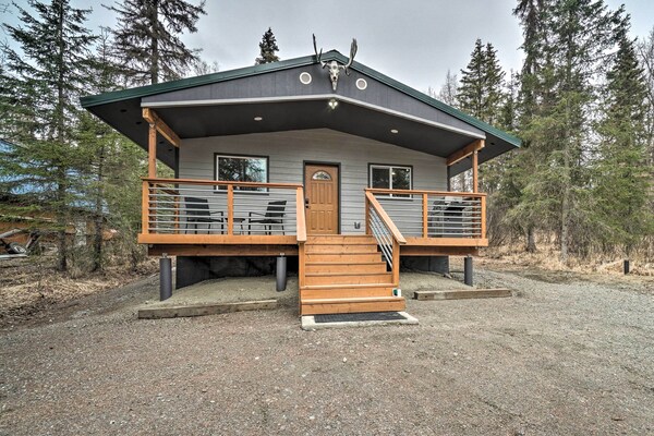 Cozy Downtown Soldotna Cabin: Dogs Welcome! - Soldotna, AK