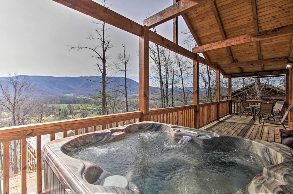 Smoky Mtn Log Cabin W/ Hot Tub & Panoramic Views! - Townsend, TN