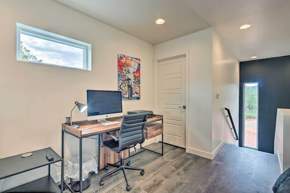 Fire Pit, Deck & Mtn Views: Upscale Pine Cabin! - Pine, AZ