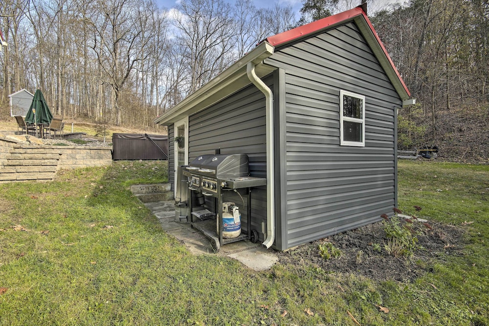 Quiet Escape W/ Hot Tub, 5 Miles To Raystown Lake! - Lake Raystown Resort, Entriken