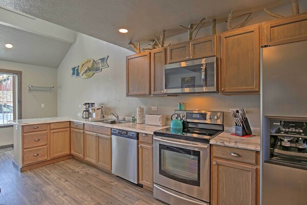 Charming Home - 1 Mi To Yellowstone National Park! - West Yellowstone, MT