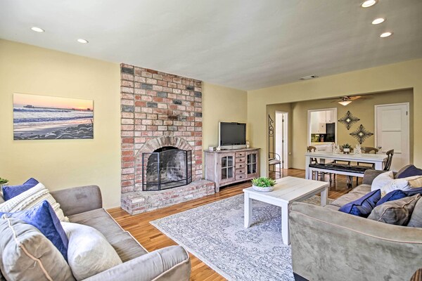 Oceanside Home W/ Yard - Walk To Beach & Pier - Carlsbad, CA