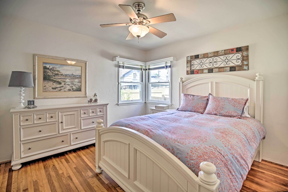 Oceanside Home W/ Yard - Walk To Beach & Pier - Carlsbad, CA