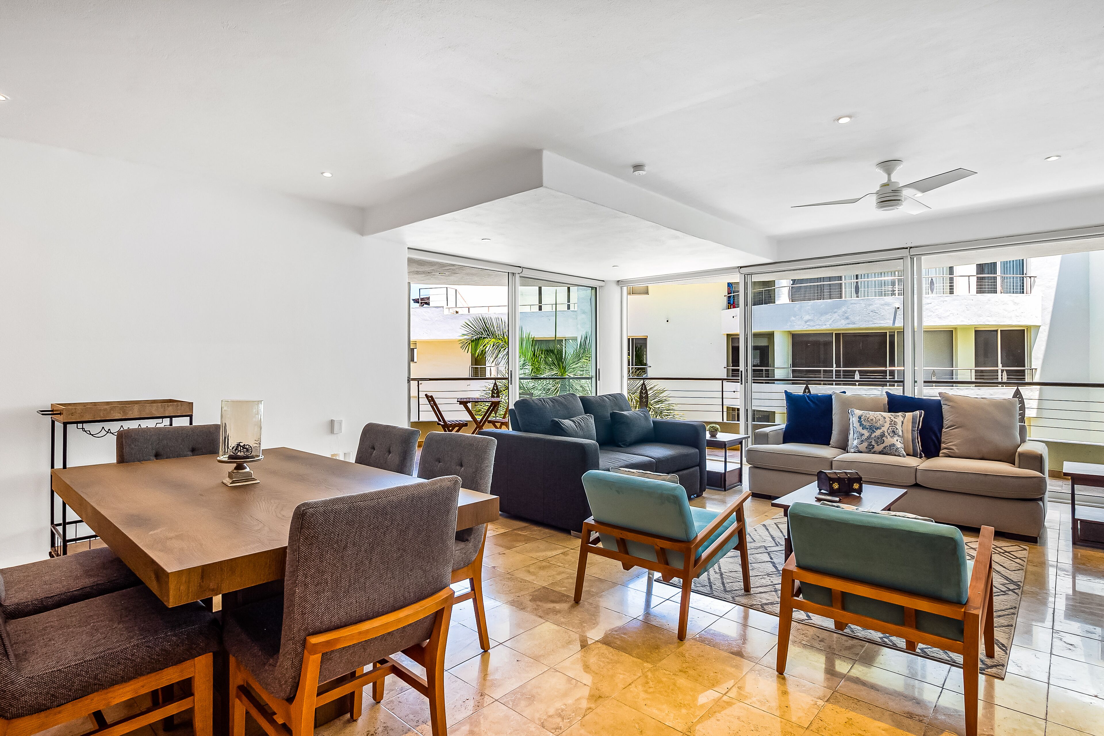 Stylish Condo With Covered Balcony, Pool & Pool Tables - Nuevo Vallarta