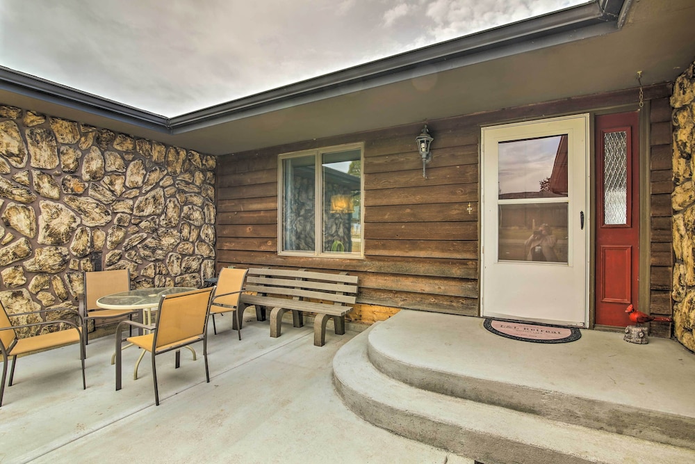 Milford Lake Vacation Rental: Walk To Beach! - Milford Lake, KS