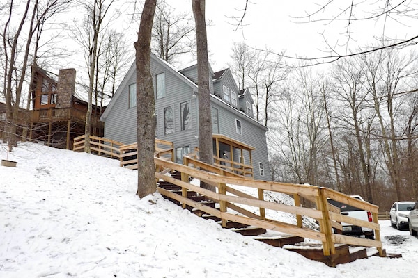 Ski-in/ski-out Ghent Cabin W/ Mountain Views! - Little Beaver State Park, Beaver