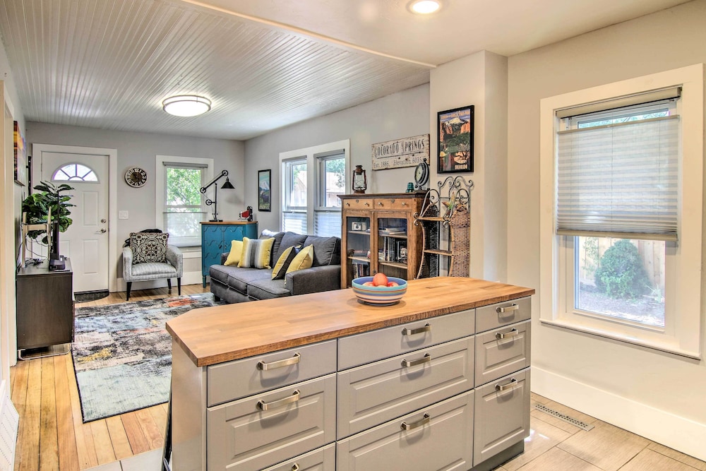 Colorado Springs Bungalow - Walk To Downtown! - Colorado Springs, CO