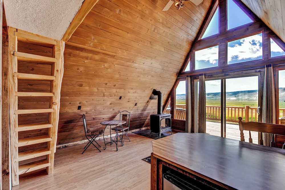 Secluded & Cozy Antimony Cabin W/ Fire Pit - Otter Creek State Park, Antimony