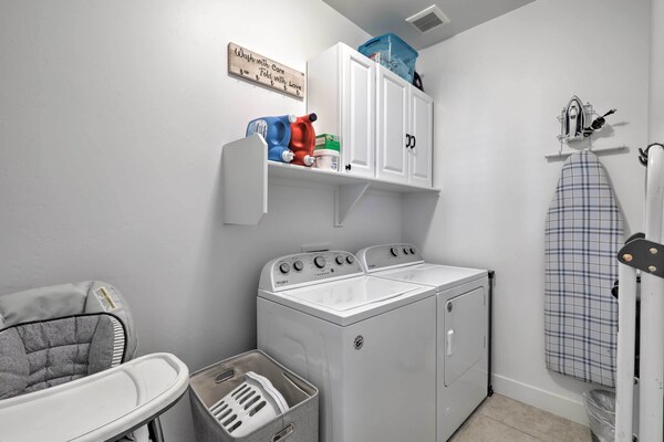 Flagstaff Family Hideaway W/ Guest House! - Flagstaff, AZ