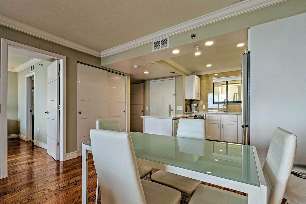 Modern Waterfront Hudson Condo W/ Resort Pool! - Hudson, FL