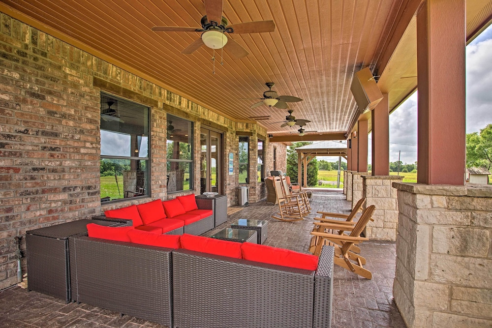 Home W/ Game Room & Fireplace: 14 Mi To Mckinney! - Blue Ridge, TX