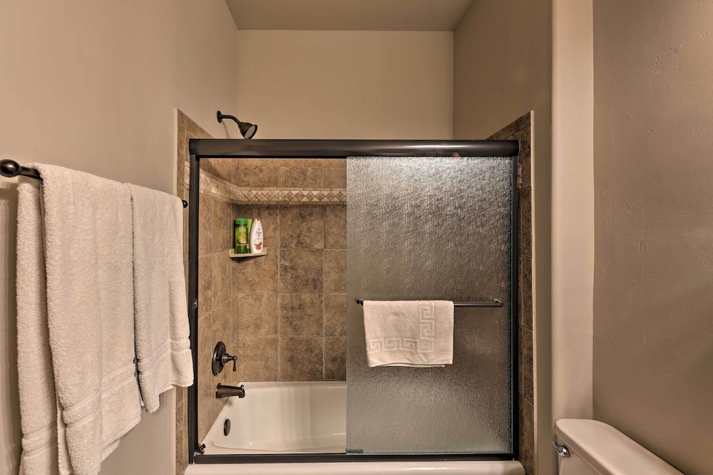 Spacious & Lovely Getaway W/ Deck In Show Low! - Show Low, AZ