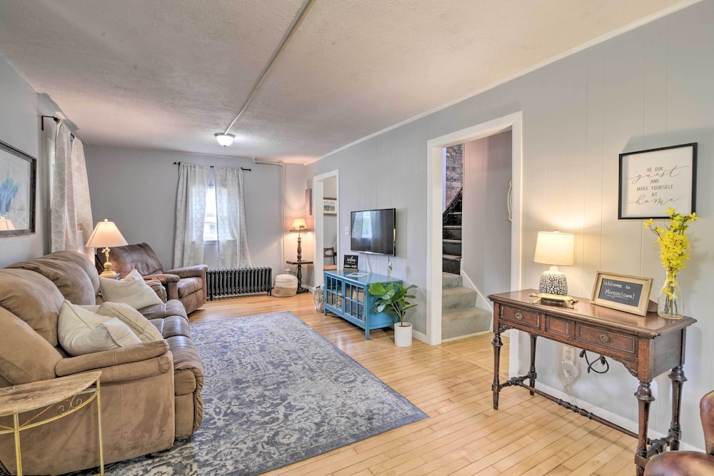 Enchanting Family House W/ Balcony < 3 Mi To Wvu! - Morgantown, WV