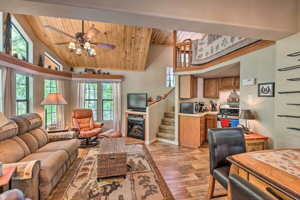 Gateway To Sunrise Resort! Show Low Cabin W/ Deck - Show Low, AZ