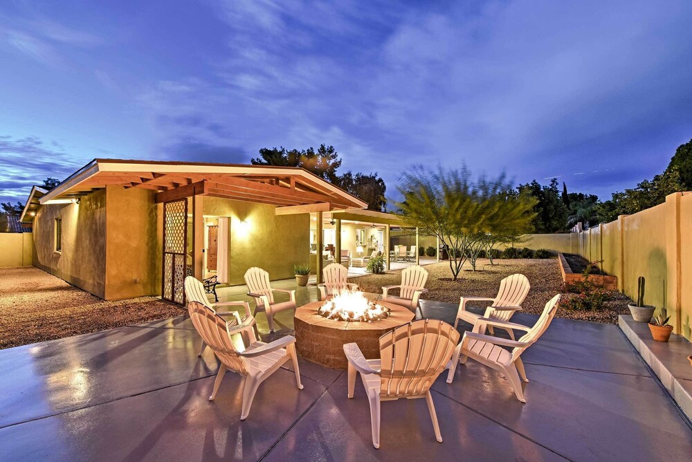 Lovely Phoenix Home W/ Expansive Patio & Fire Pit! - Phoenix, AZ
