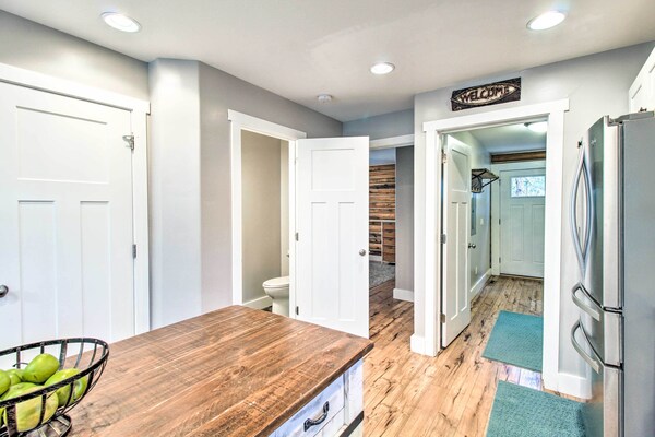 1 Mi To Lake: Chic Arizona Cabin W/ Large Porch! - Pinetop-Lakeside, AZ