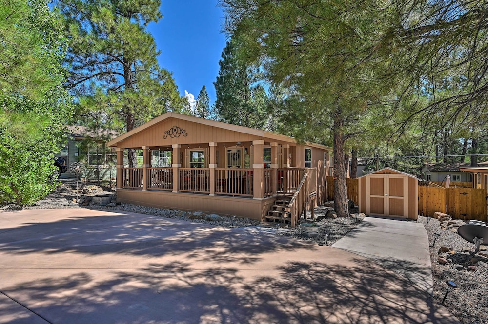 Near Hiking: Munds Park Cabin W/ Deck & Yard - Mormon Lake, AZ
