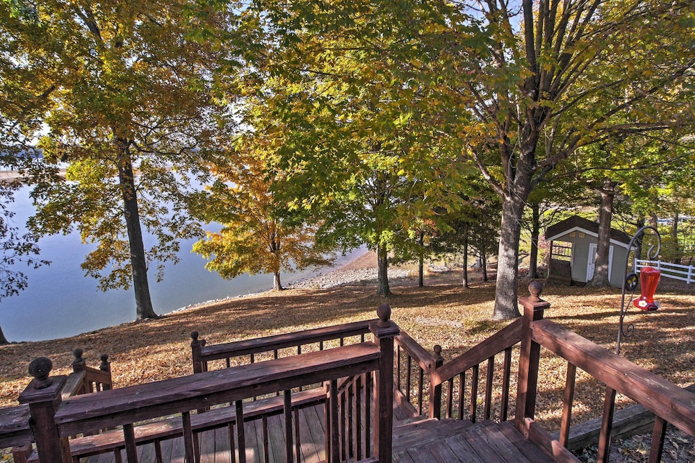 Captivating Cadiz Hideaway W/ Deck On Lake Barkley - Kentucky Lake