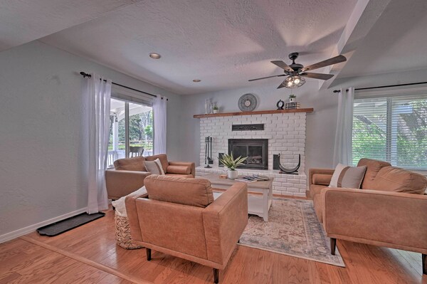 Whispering Pines Home: Fire Pit, Near Scenic Hikes - Arizona