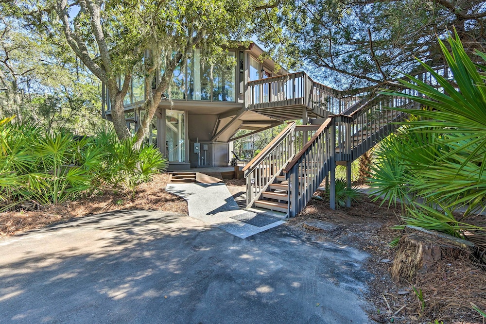 Walk To Harbour Town: Airy Treehouse W/ Bikes - Hilton Head Island, SC