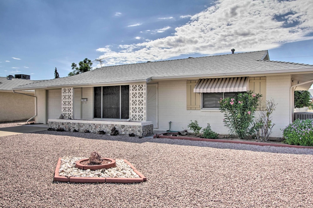 Quaint Sun City Home: Covered Patio & Private Yard - Glendale, AZ
