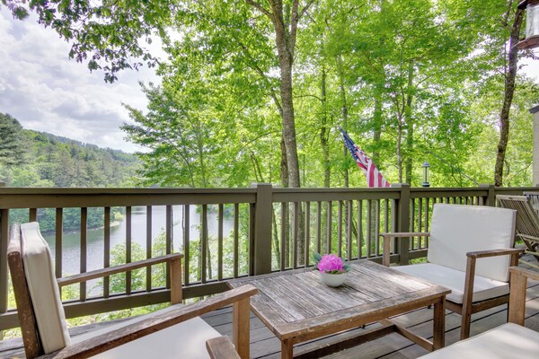 High-end Sapphire Retreat On Fairfield Lake! - Sapphire, NC