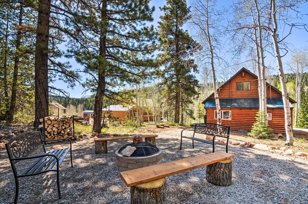 'Aspen Meadow Cabin' ~ 9 Miles Outside Duck Creek - Utah
