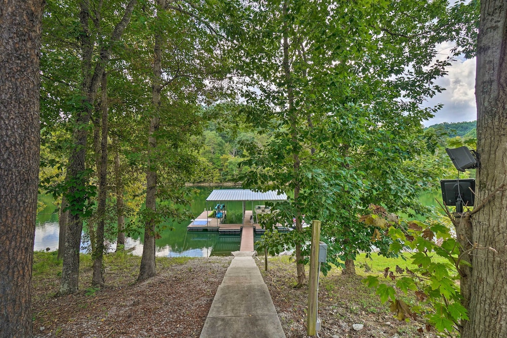 Caryville Home W/ Private Dock & Norris Lake Views - LaFollette, TN