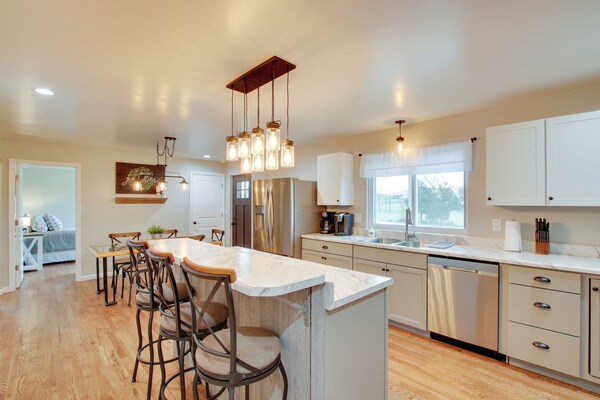 Chic Ste Genevieve Home W/ Nice Interior Amenities - Farmington, MO