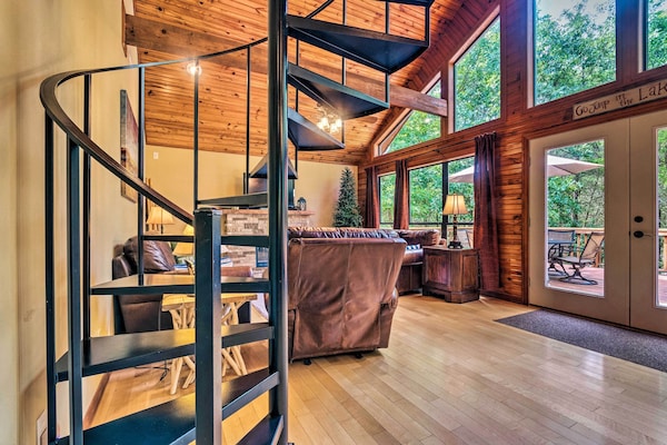 Waterfront Lake Dardanelle Home W/ Dock & Fire Pit - Mount Magazine State Park, Paris