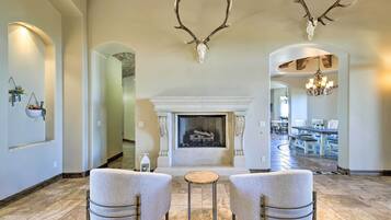 Villa (4 Bedrooms) | Interior