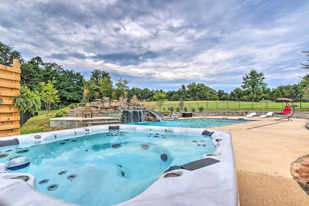 Charles Town Home W/ Private Pool & Hot Tub - Shepherdstown, WV