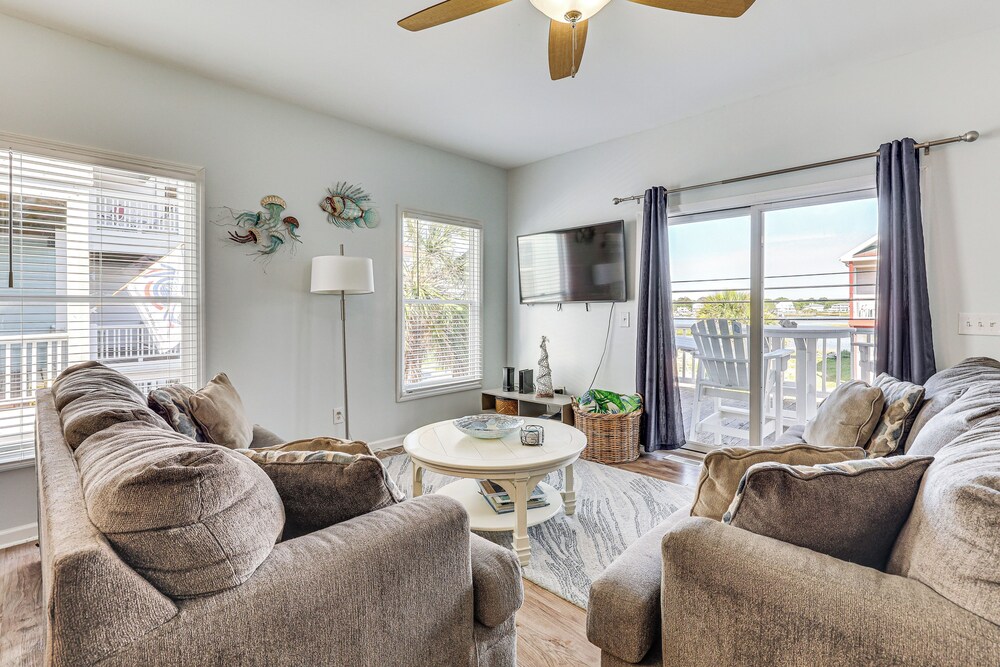 Carolina Beach Condo With Deck: Steps To Shore! - Carolina Beach, NC