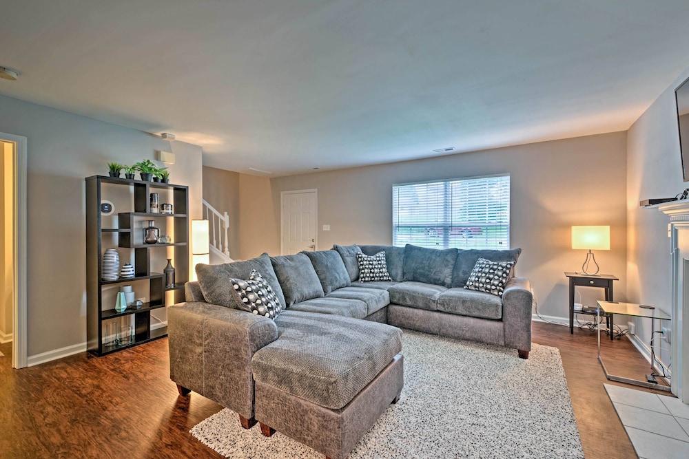 Charlotte Family Retreat W/ Deck, Near Uncc! - Charlotte