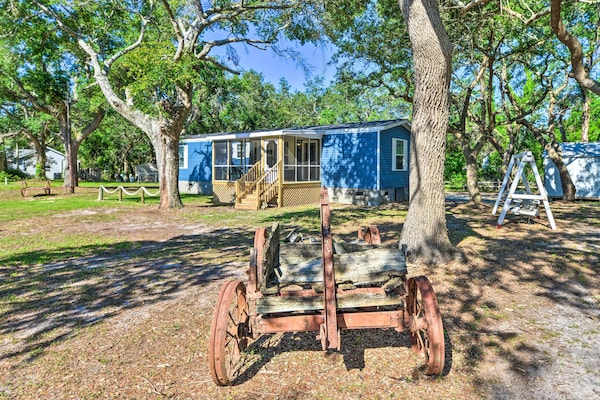 'Pelican Place' Coastal Cottage Walk To Back Sound - Harkers Island, NC