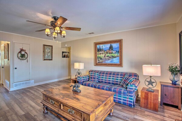 Home In Historic Waxahachie W/ Yard & Patio! - Palmer, TX